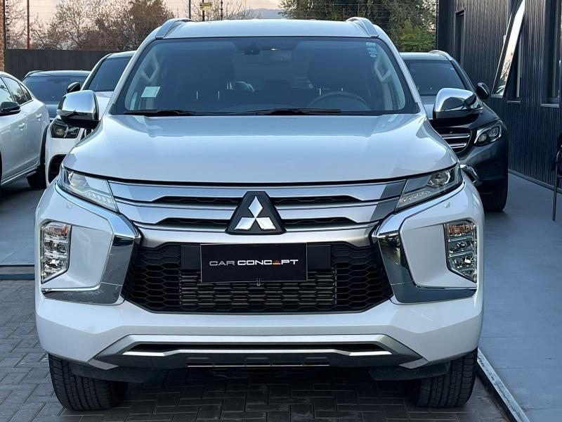 MITSUBISHI MONTERO SPORT DIÉSEL 2023 TRES CORRI (215586) - Car Concept