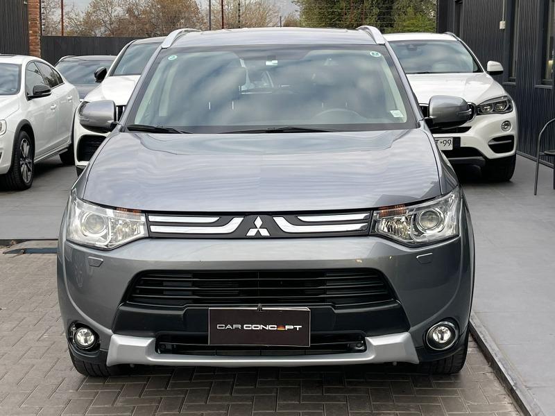MITSUBISHI OUTLANDER GLS 2.4 2015 TRES CORRIDAS (215720) - Car Concept