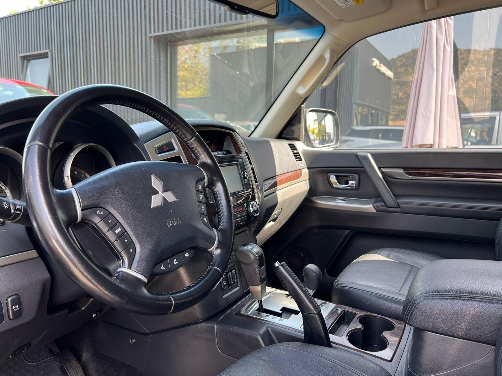MITSUBISHI MONTERO 3.2 2017 DIESEL 4x4 (227137) - Car Concept