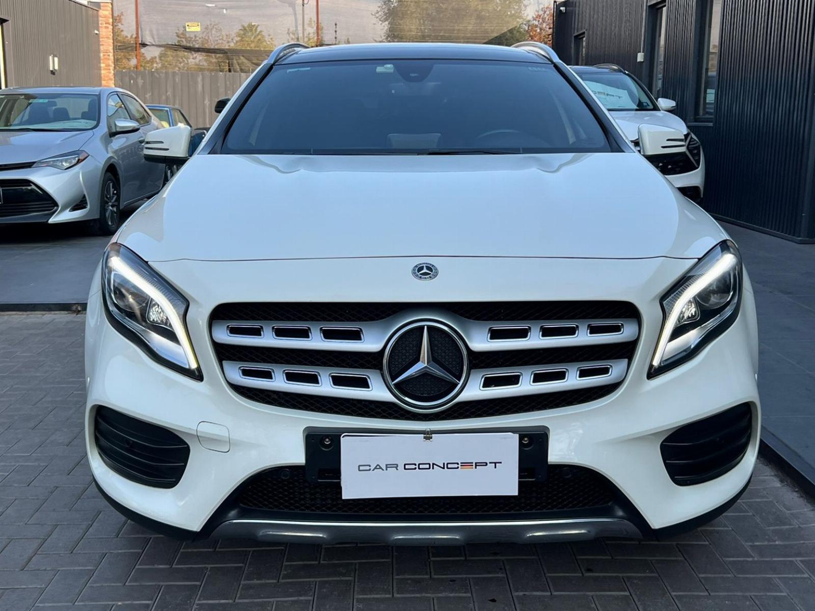 MERCEDES-BENZ GLA 220 2018 DIESEL 4MATIC (228323) - Car Concept