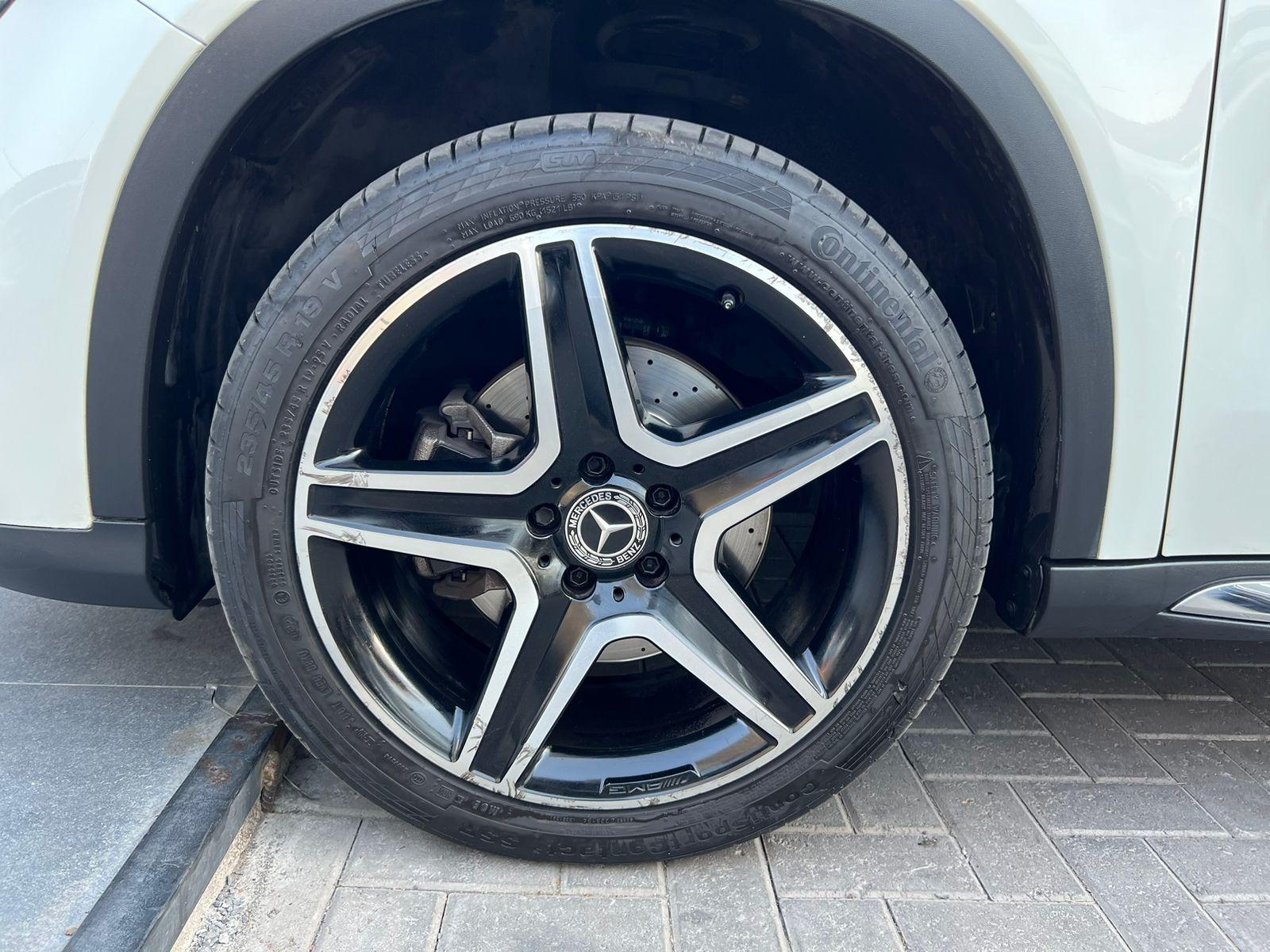 MERCEDES-BENZ GLA 220 2018 DIESEL 4MATIC (228323) - Car Concept