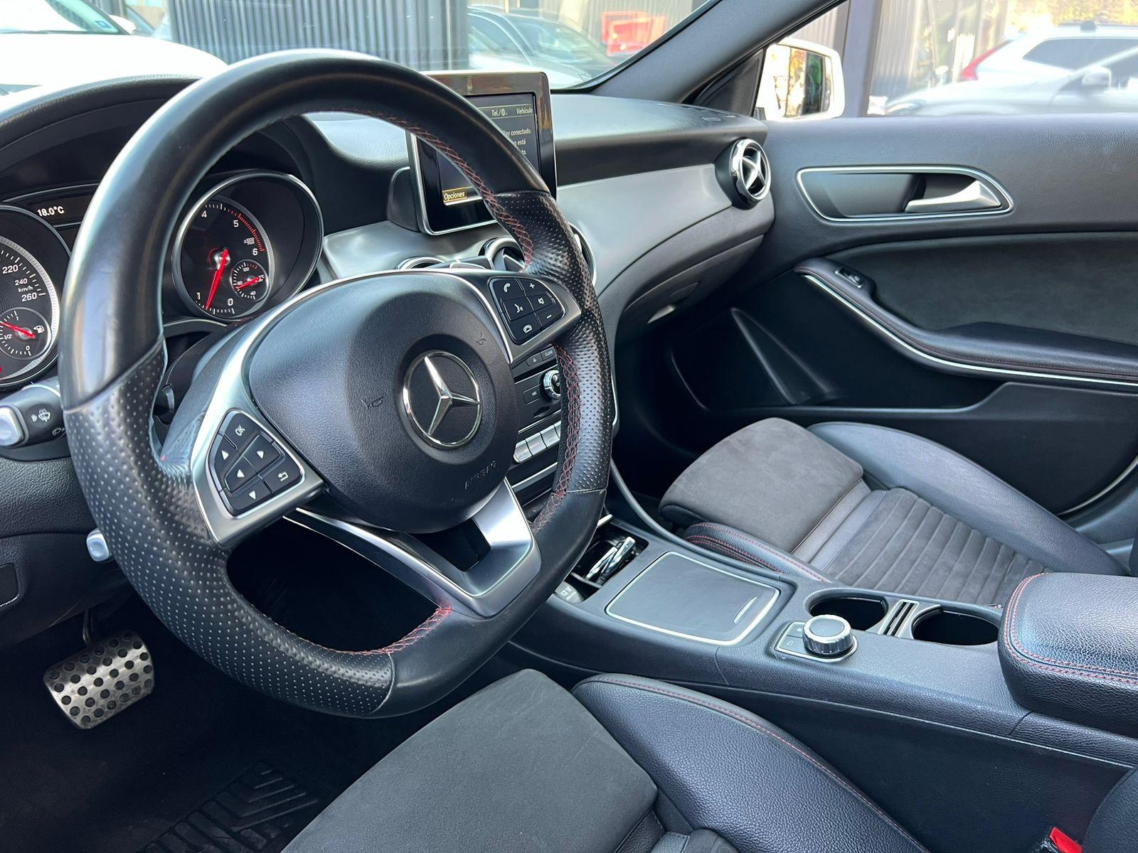 MERCEDES-BENZ GLA 220 2018 DIESEL 4MATIC (228323) - Car Concept