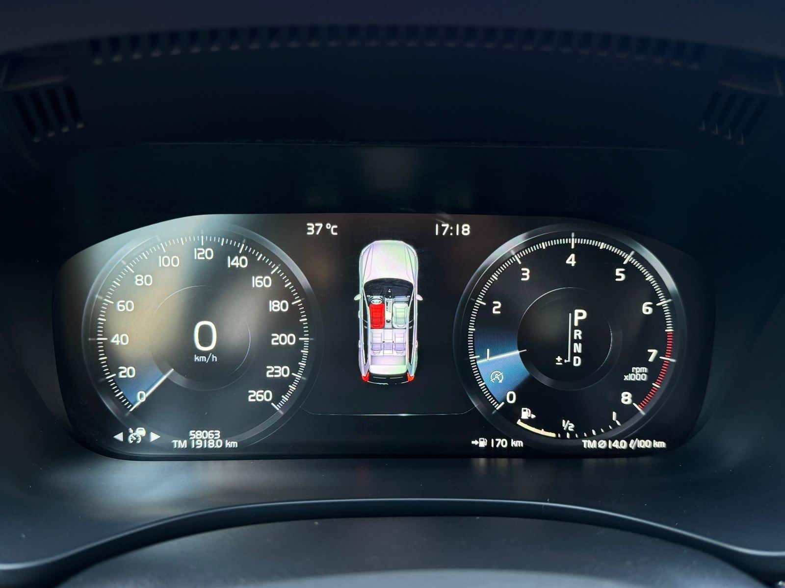 VOLVO XC60 T6 MOMENTUM 2018 MANTENIMIENTO EN LA (224128) - Car Concept