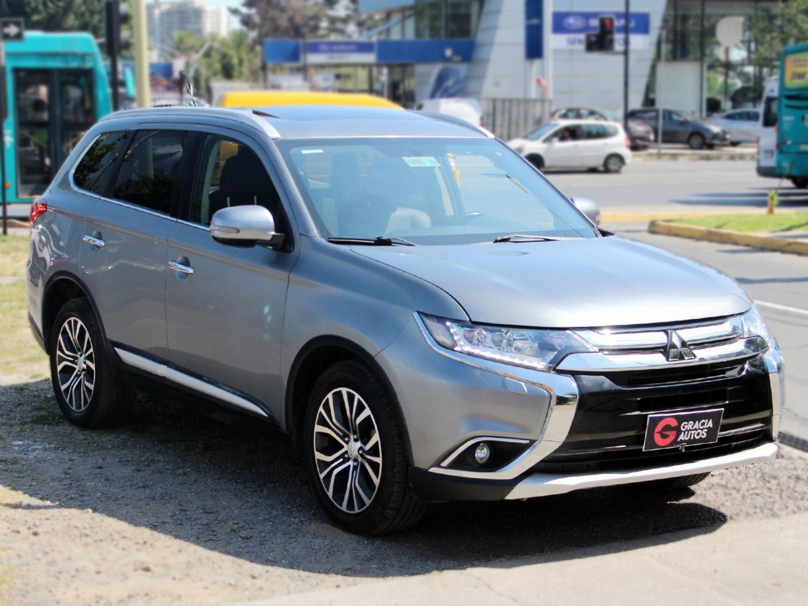 MITSUBISHI OUTLANDER GLS 4WD 2.4 AT 2017 (222426) - Gracia Autos