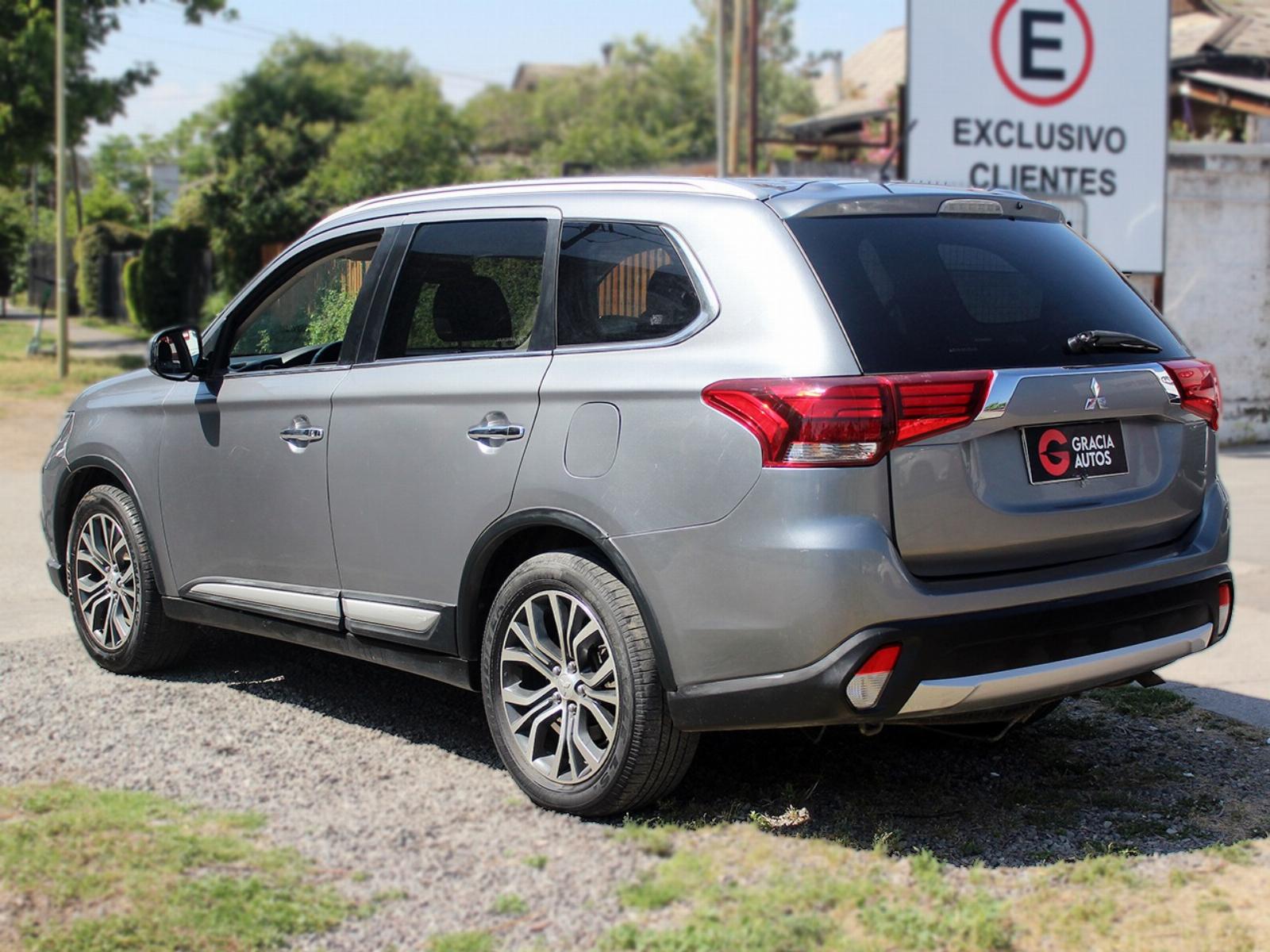 MITSUBISHI OUTLANDER GLS 4WD 2.4 AT 2017 (222426) - Gracia Autos