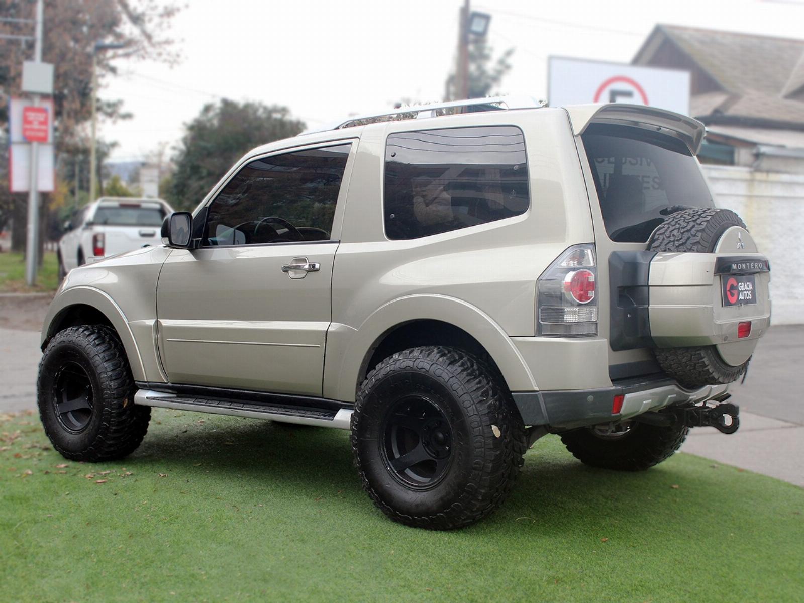MITSUBISHI MONTERO CORTO GLS 3.8 V6 AT 2009 (229055) - Gracia Autos