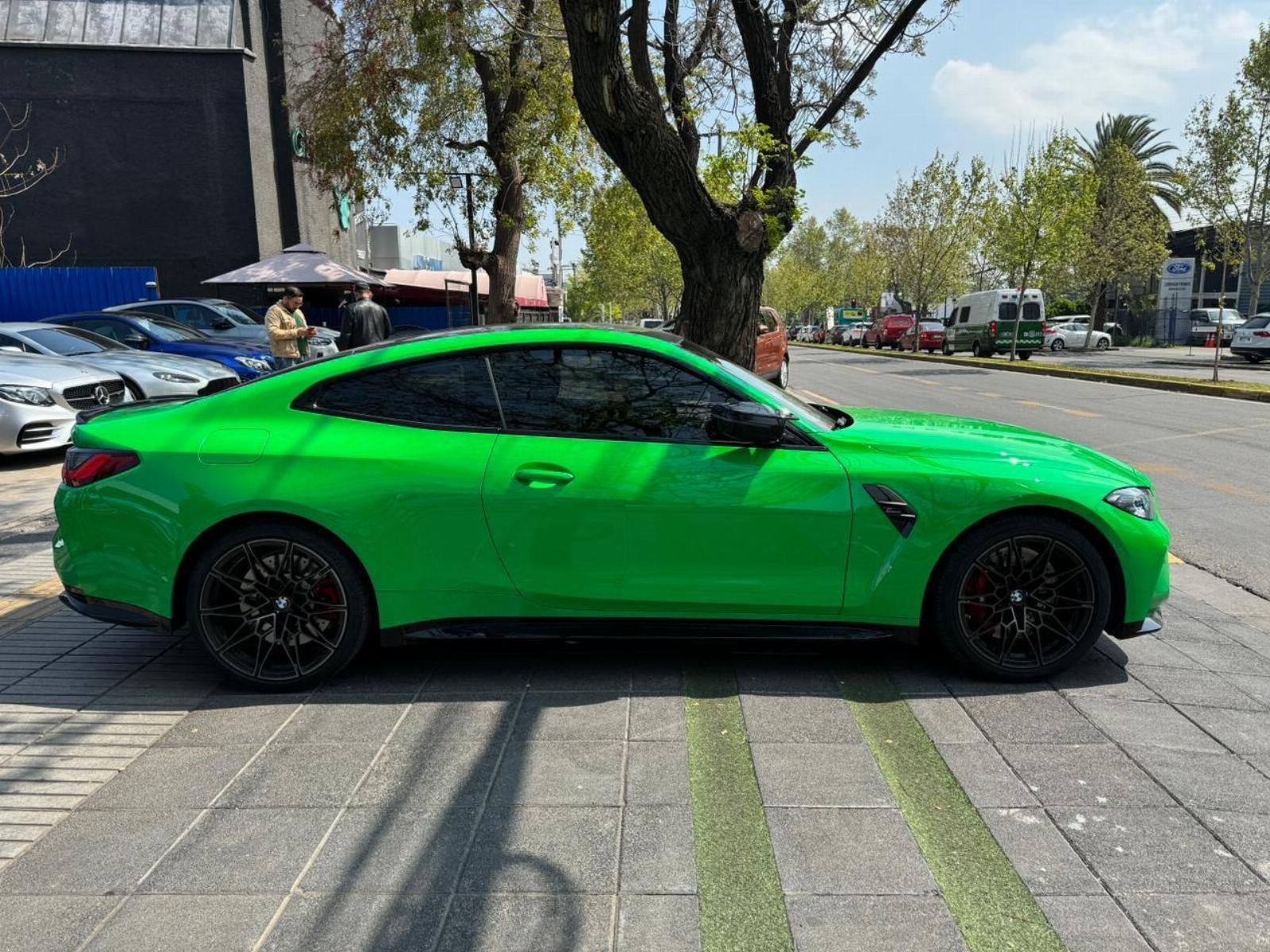 BMW M4 Verde Senal 2023 COMPETITION COUPE 3.0 - JMD Autos