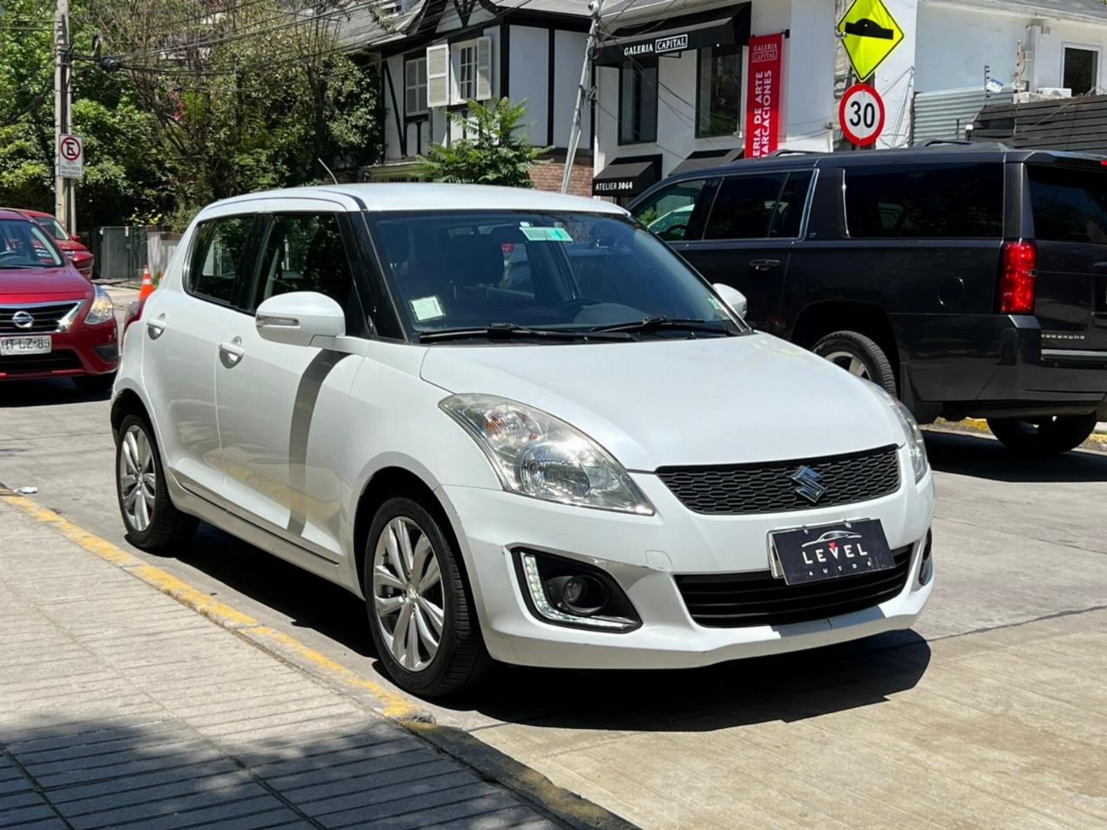 SUZUKI SWIFT GLX 2015 MANTENIMIENTO AL DÍA UN D (222126) - Level Autos
